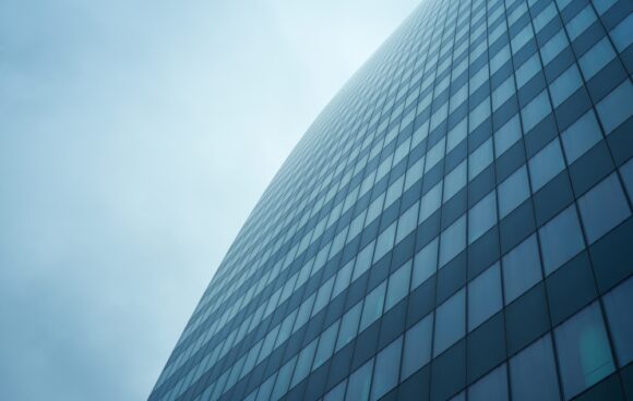 Design Trends in Commercial Glass Facades and Interiors - Reflection ...